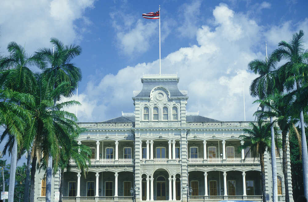 Astronomers Say Chinese Satellite Beamed Green Lasers Over Hawaii | Red ...