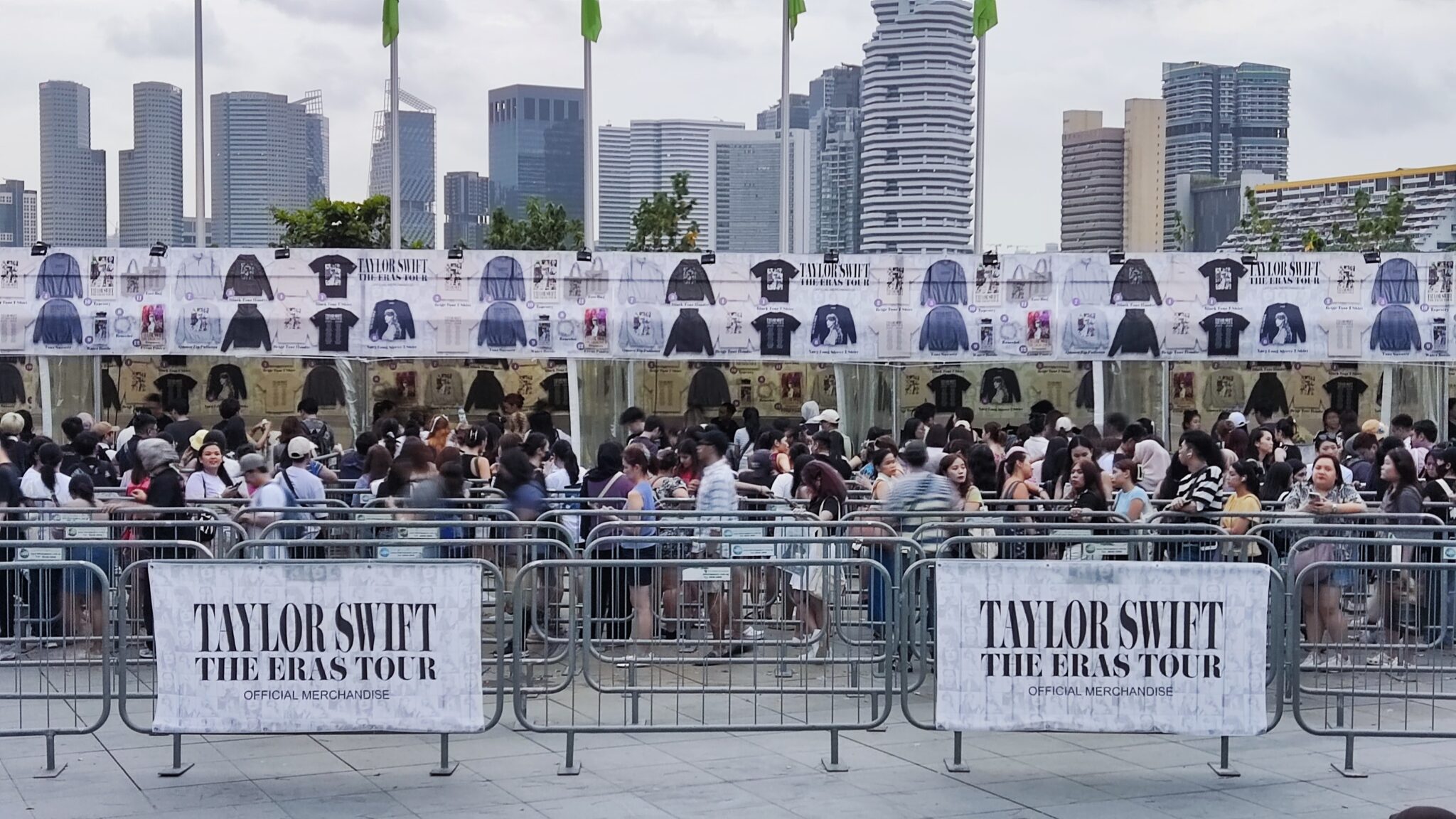 Travis Kelce Seen Crying at Taylor Swift’s Recent Concert – Fans ...